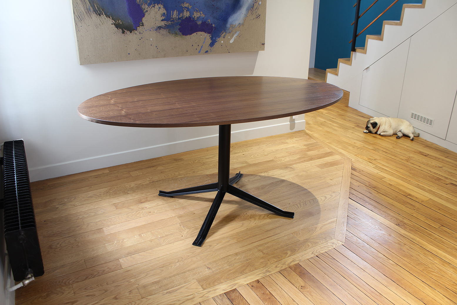 Table ovale en bois et métal - mobilier fait à la main en Europe